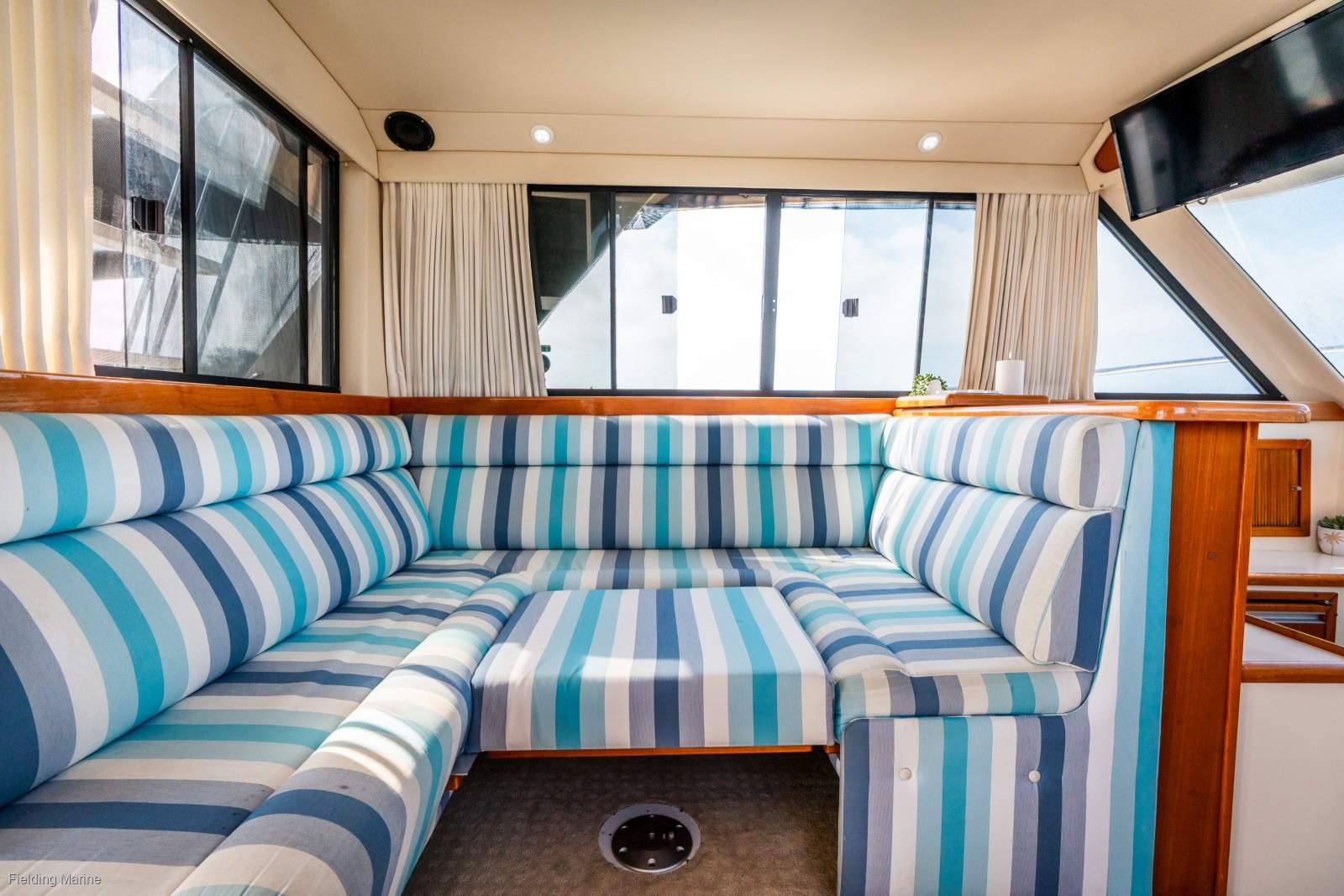 Used Riviera 36 Flybridge (twin Cabin) for Sale | Boats For Sale | Yachthub