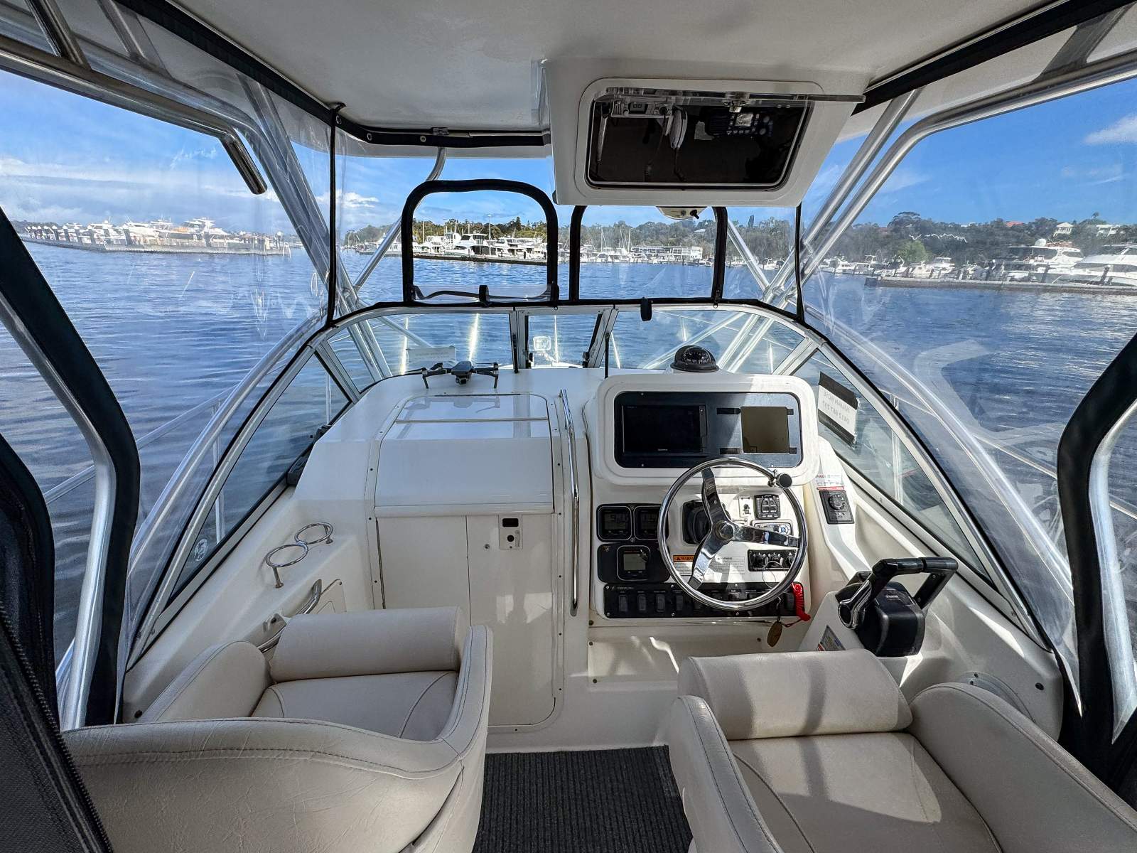 Used Century 2600 Walkaround for Sale | Boats For Sale | Yachthub