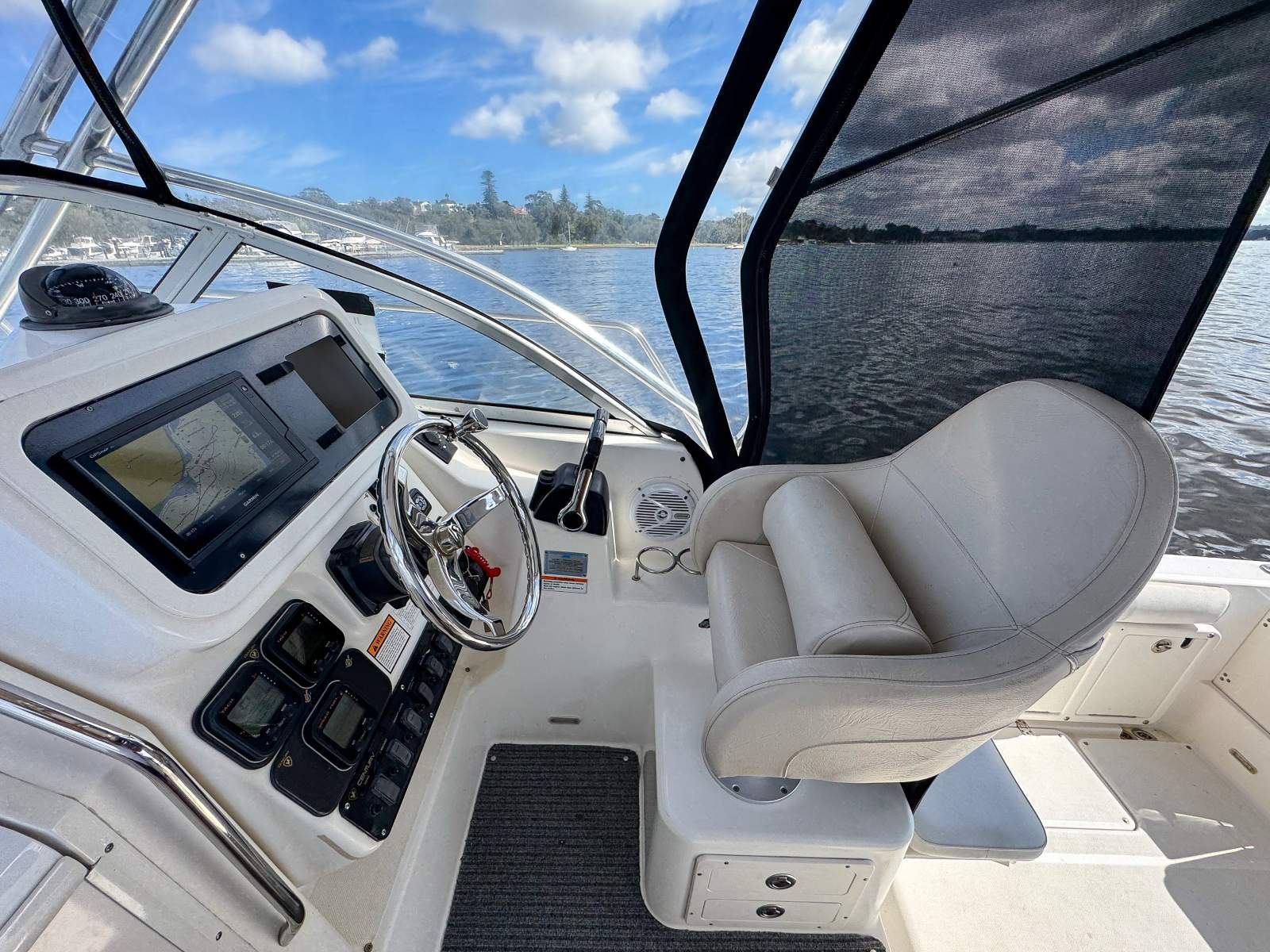 Used Century 2600 Walkaround for Sale | Boats For Sale | Yachthub