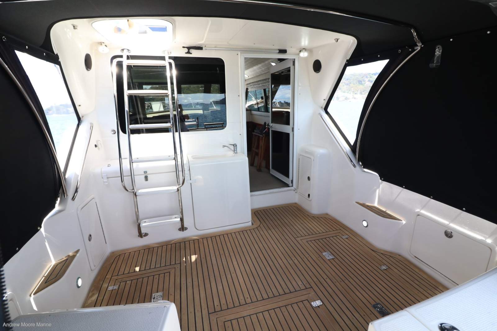 Used Riviera 3350 for Sale | Boats For Sale | Yachthub