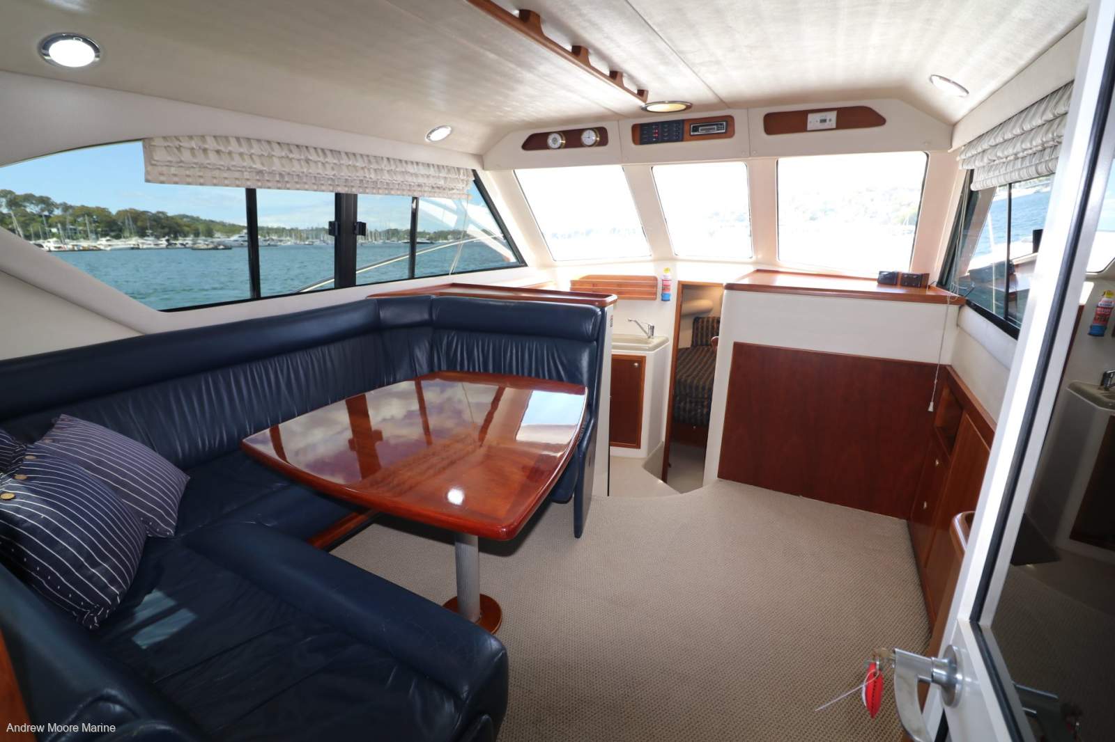 Used Riviera 3350 for Sale | Boats For Sale | Yachthub