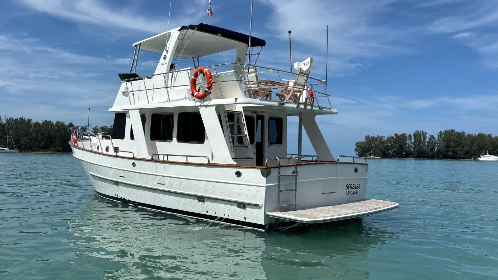 Used Explorer Motor Yacht 40 Sedan for Sale | Boats For Sale | Yachthub