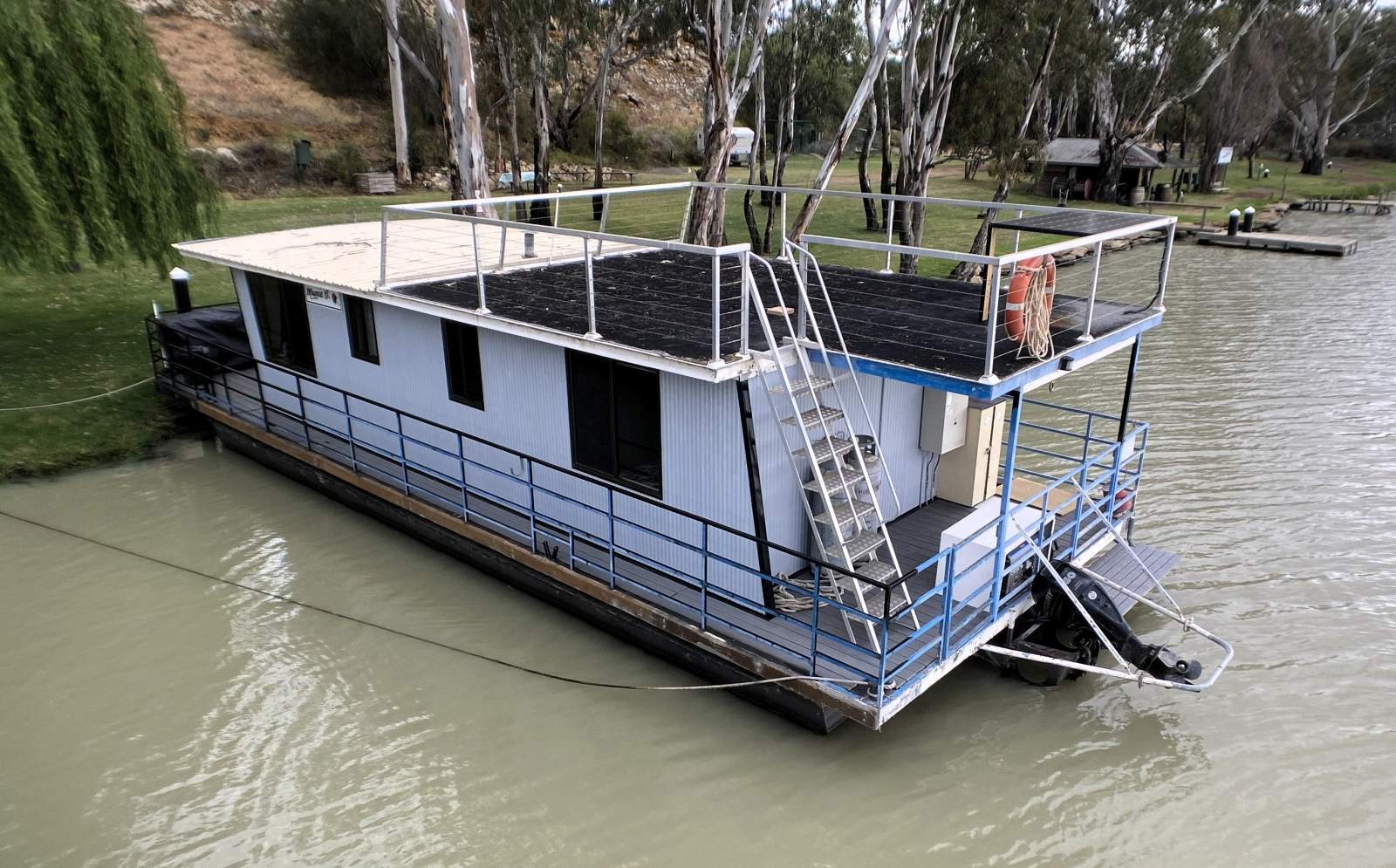 Used "maggie C" Two Deck, Three Bed, Pontoon Houseboat. for Sale ...