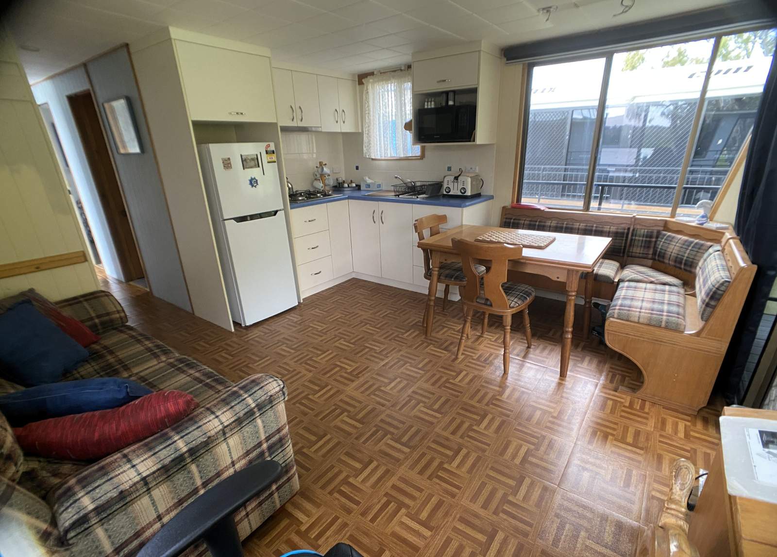 Used "maggie C" Two Deck, Three Bed, Pontoon Houseboat. for Sale ...