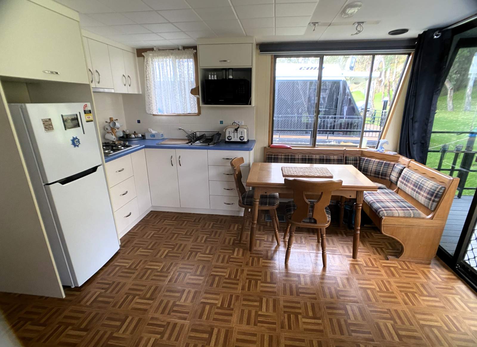 Used "maggie C" Two Deck, Three Bed, Pontoon Houseboat. for Sale ...