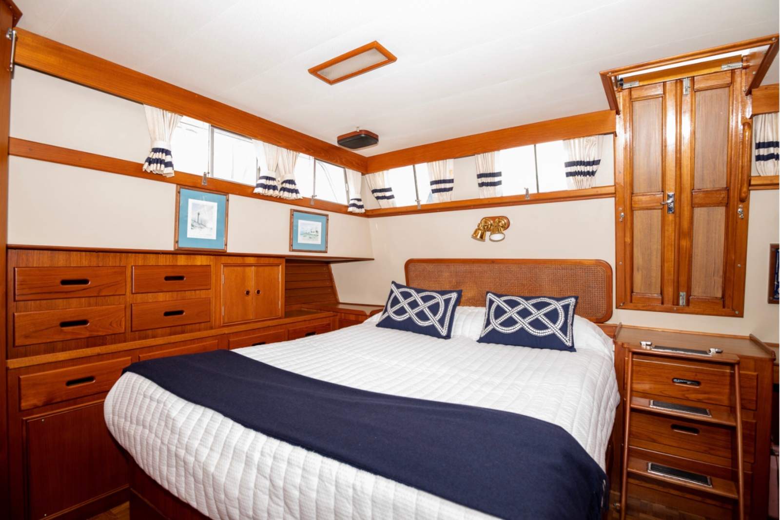 Used Grand Banks 46 Classic Luxury Cruiser/liveaboard for Sale | Boats ...