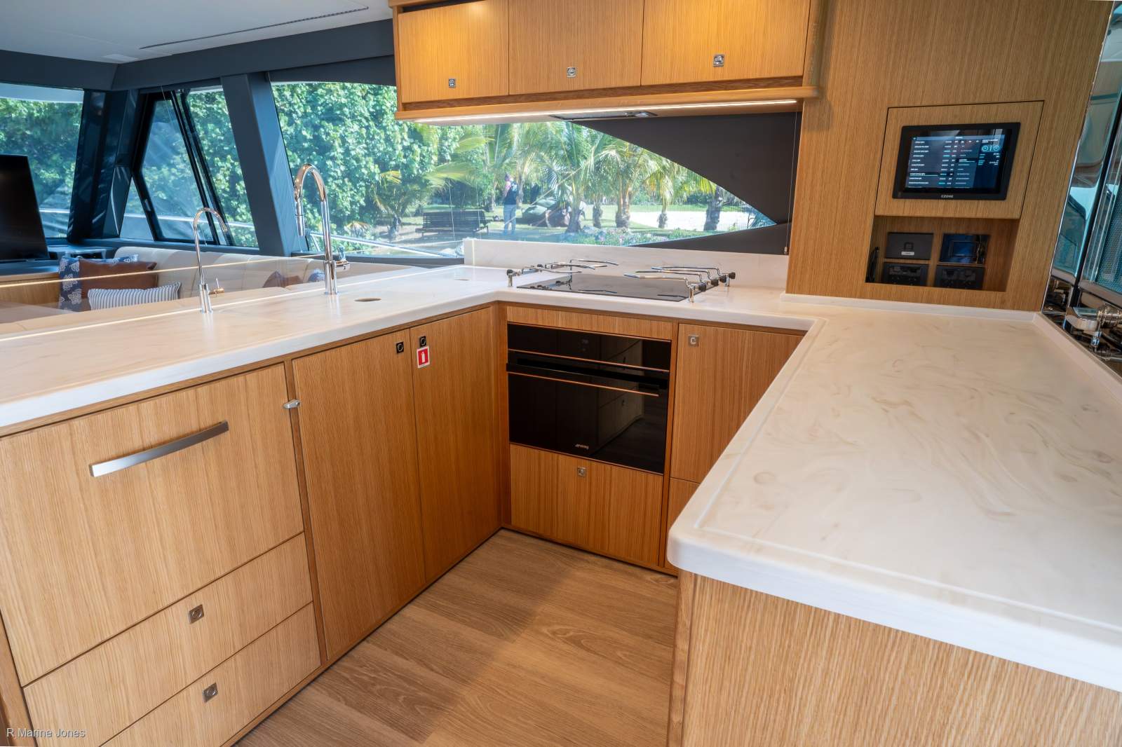 Used Riviera 58 Sports Motor Yacht for Sale | Boats For Sale | Yachthub