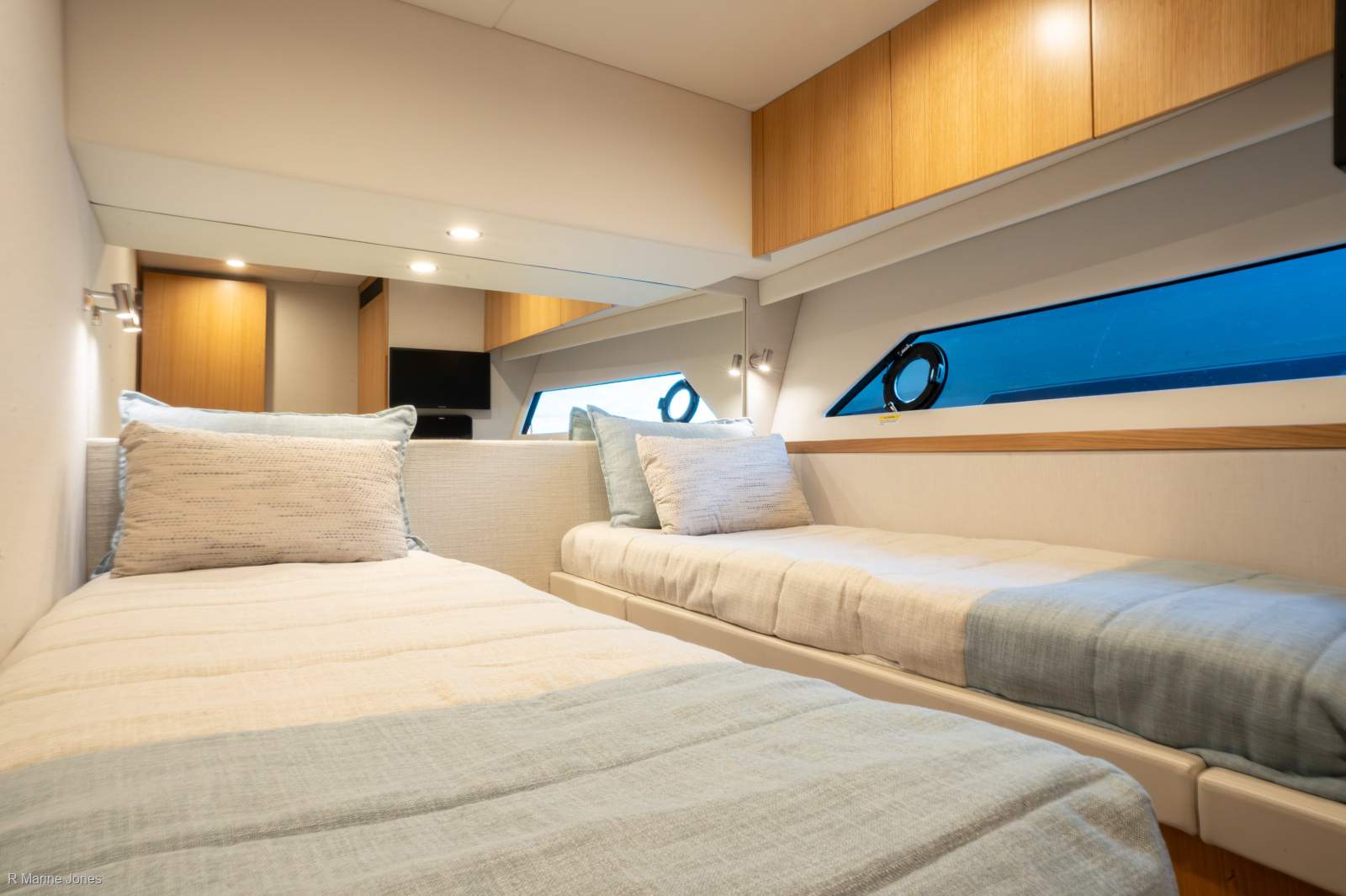 Used Riviera 58 Sports Motor Yacht for Sale | Boats For Sale | Yachthub
