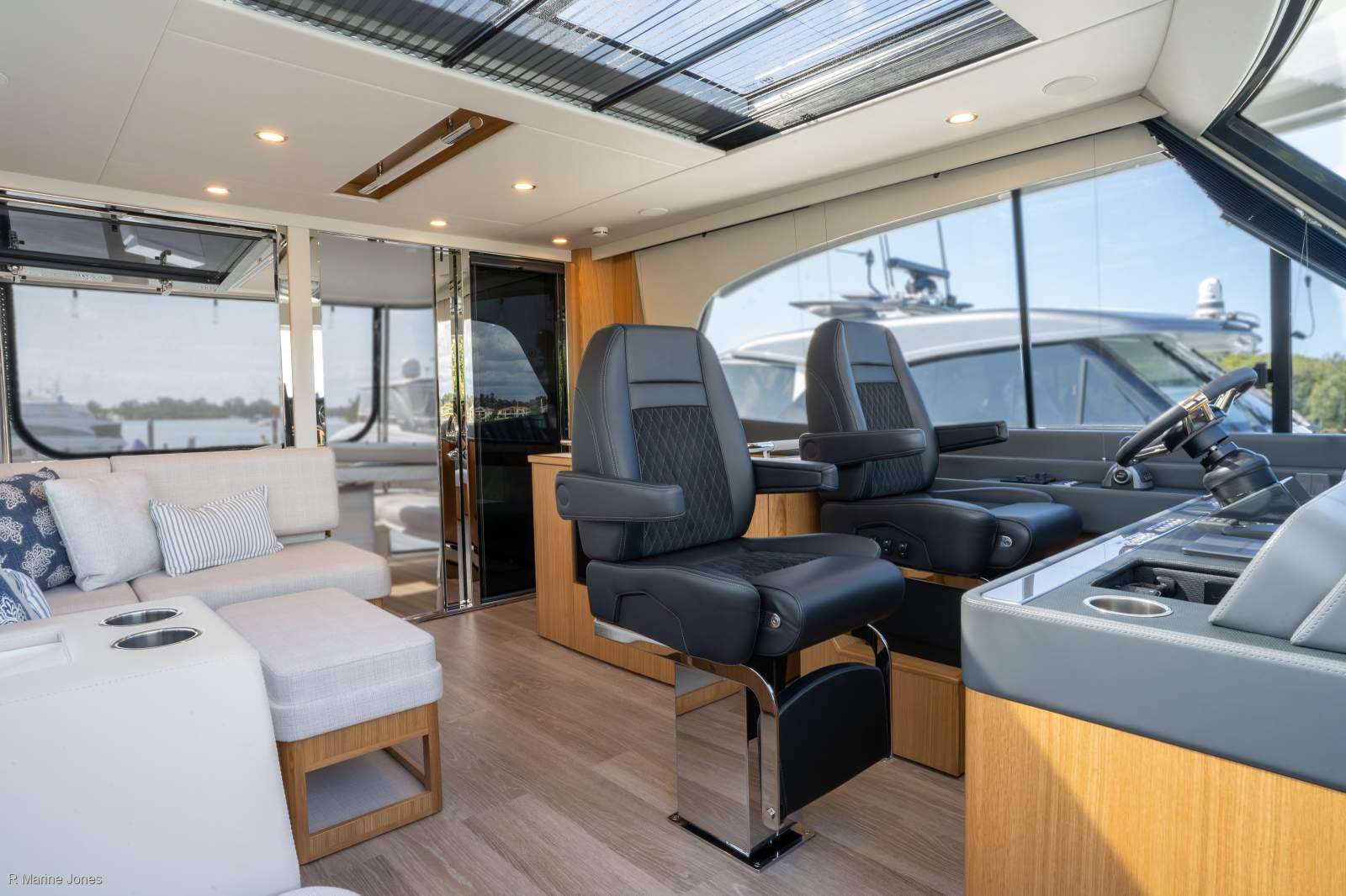 Used Riviera 58 Sports Motor Yacht for Sale | Boats For Sale | Yachthub