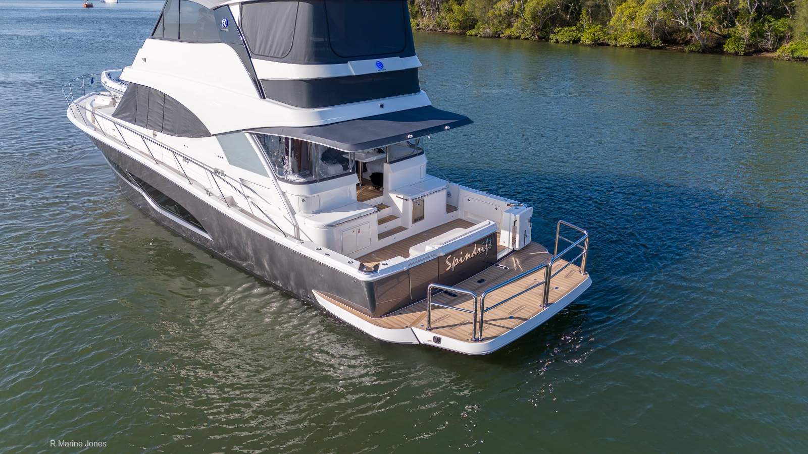 Used Riviera 58 Sports Motor Yacht for Sale | Boats For Sale | Yachthub