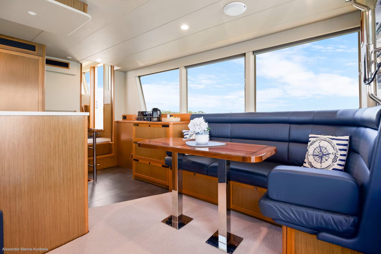 Used North Point Boat Lifters 18.7m Expedition Motor Yacht for Sale ...