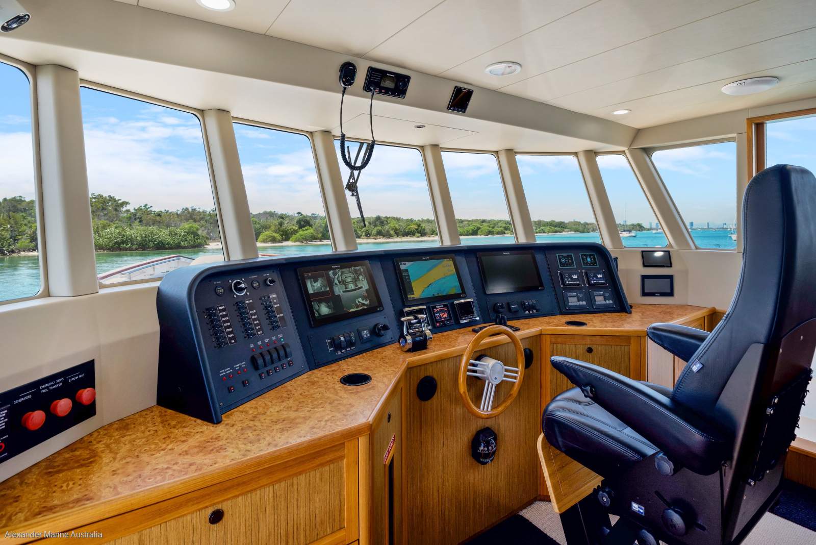 Used North Point Boat Lifters 18.7m Expedition Motor Yacht for Sale ...