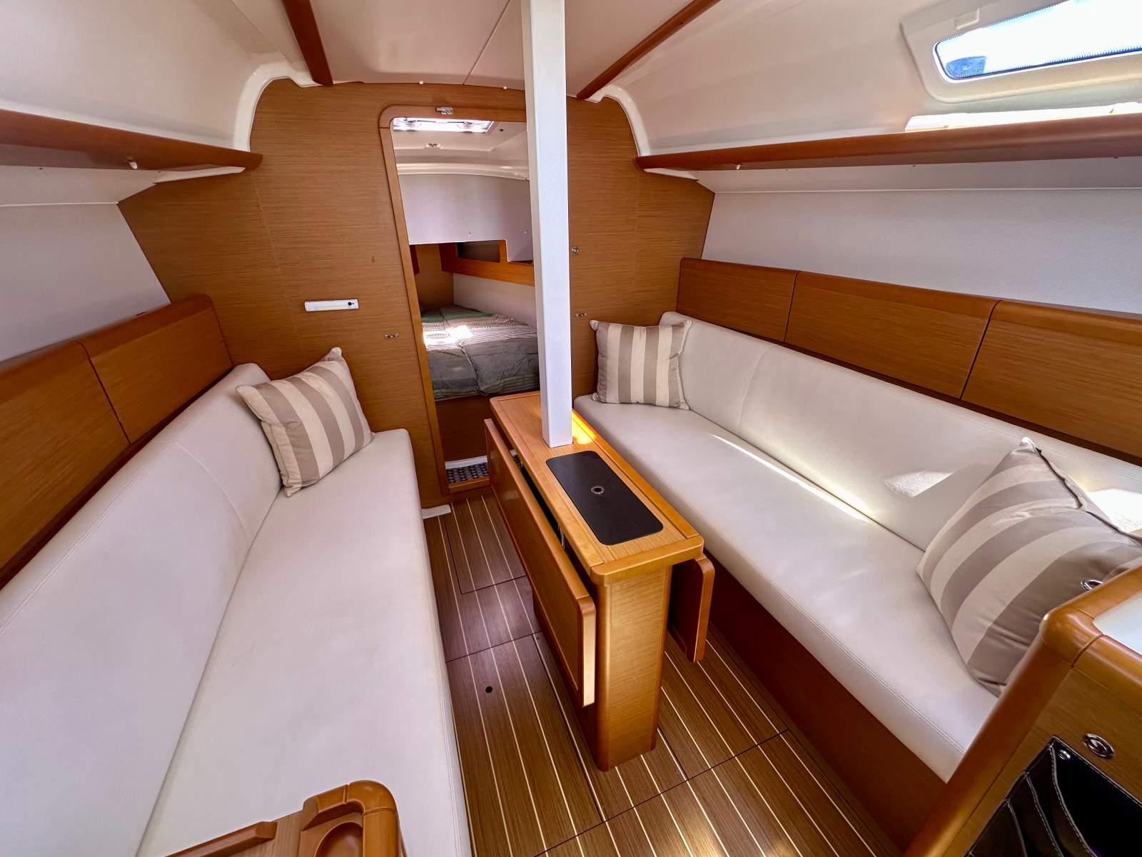 Used Jeanneau Sun Odyssey 33i 2013 Immaculate Condition for Sale ...
