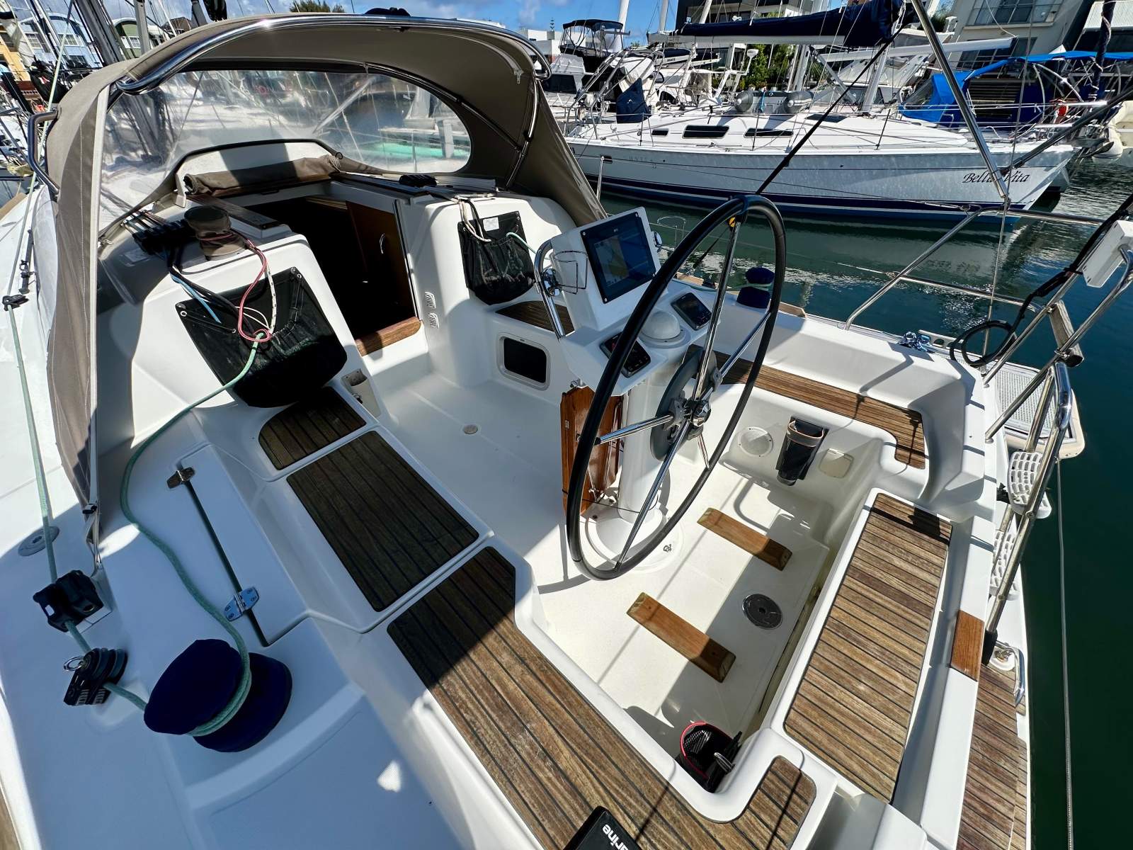 Used Jeanneau Sun Odyssey 33i 2013 Immaculate Condition for Sale ...