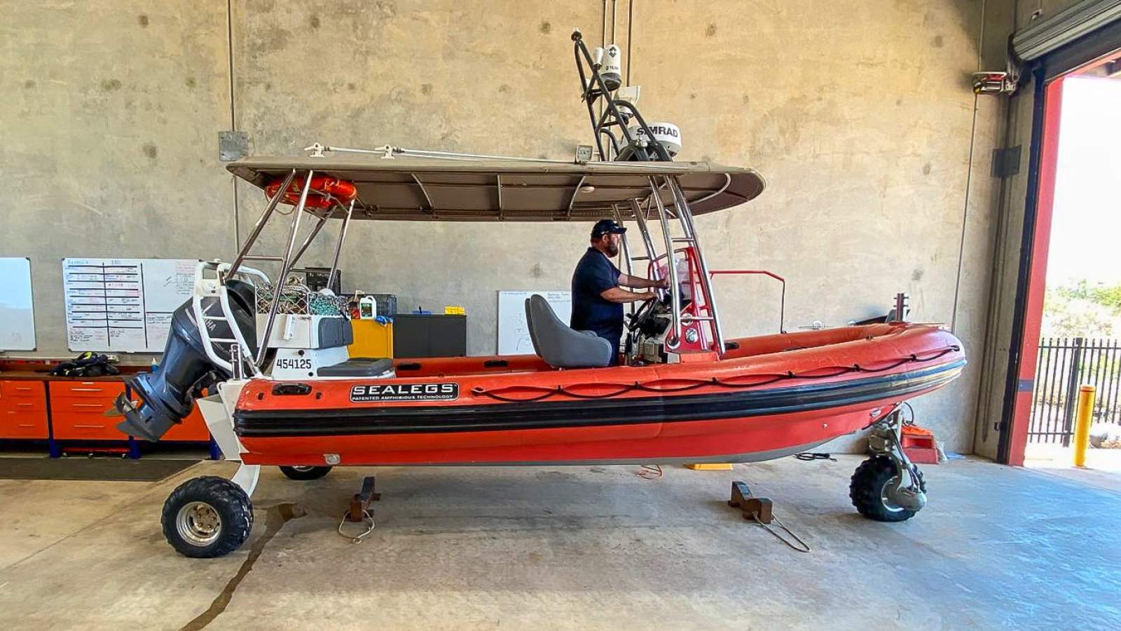 Sealegs 7.7 Amphibious Marine Craft For Sale | Oceaneer Marine