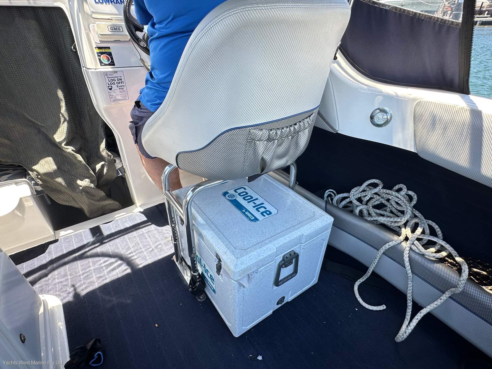Revival 640 Deluxe " Boathouse Storage Available "and Trailer " For ...