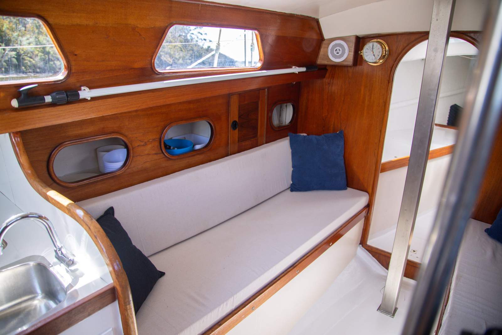 Used Sailmaster 845 Excellent Condition, Superbly Upgraded! for Sale ...
