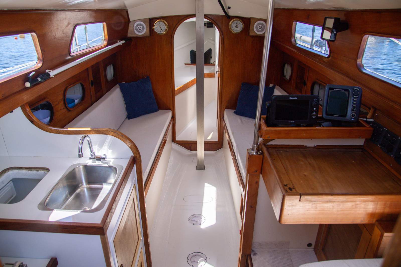 Used Sailmaster 845 Excellent Condition, Superbly Upgraded! for Sale ...