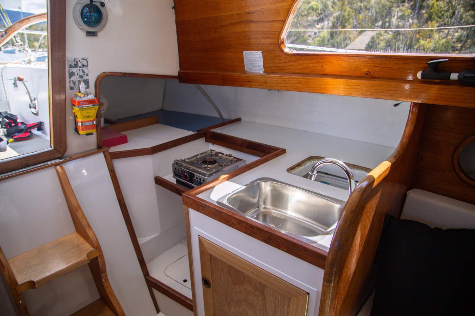 Used Sailmaster 845 Excellent Condition, Superbly Upgraded! for Sale ...