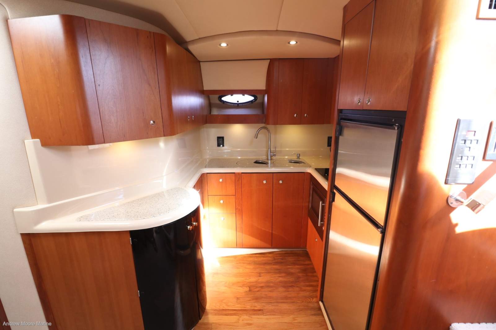 Used Cruisers Yachts 4270 Express for Sale | Boats For Sale | Yachthub