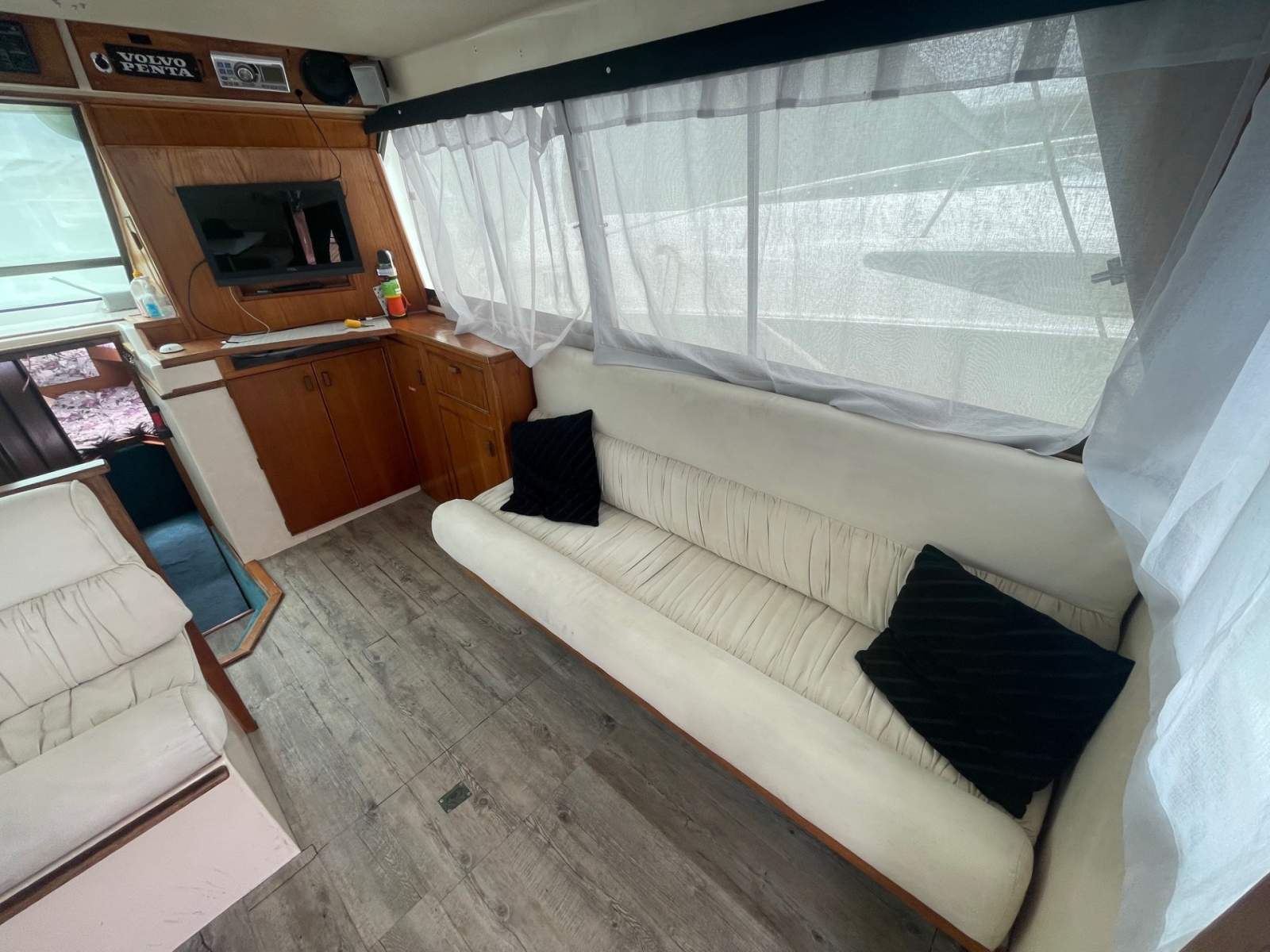 Used Riviera 34 Flybridge Cruiser for Sale | Boats For Sale | Yachthub