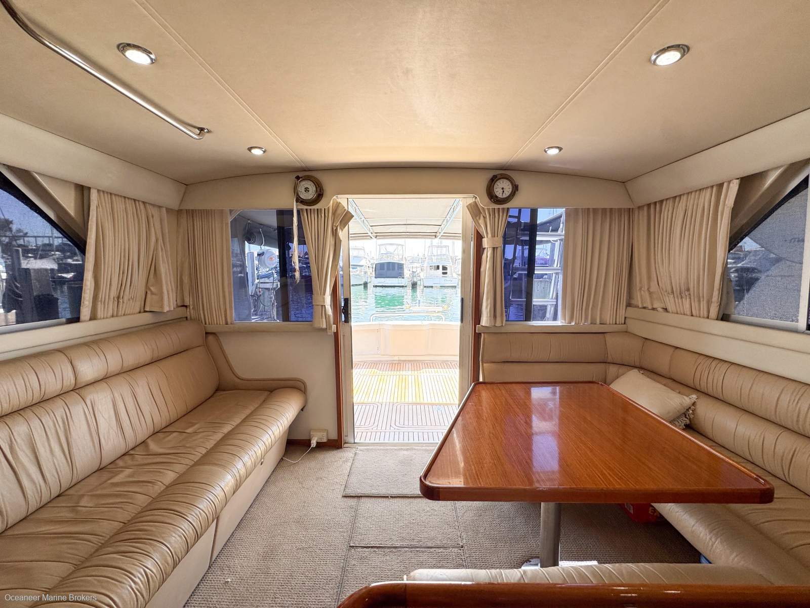 Caribbean 40 Flybridge Cruiser WITH PEN at Hillarys Marina For Sale ...