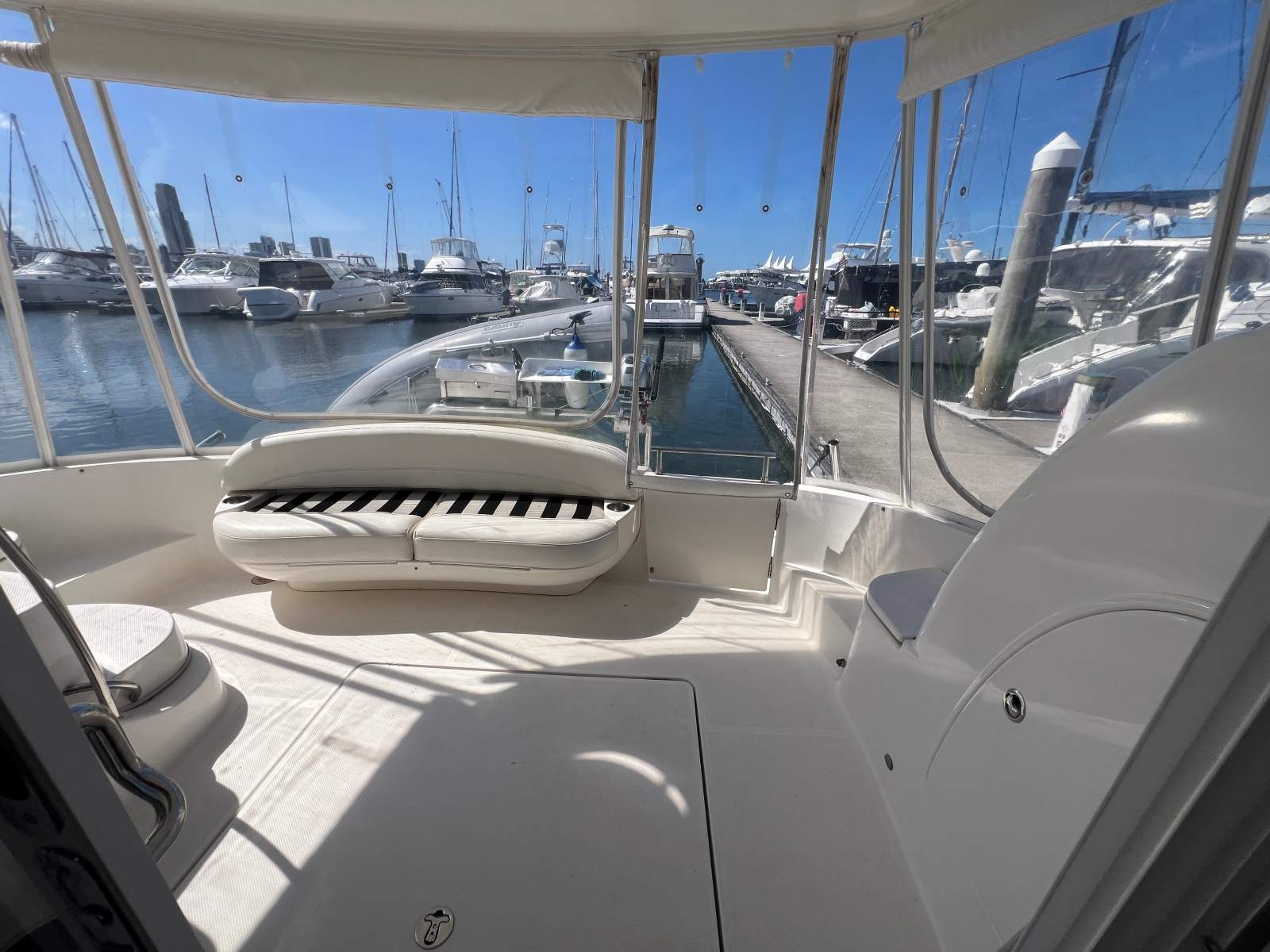 Used Meridian 391 Flybridge Cruiser for Sale | Boats For Sale | Yachthub