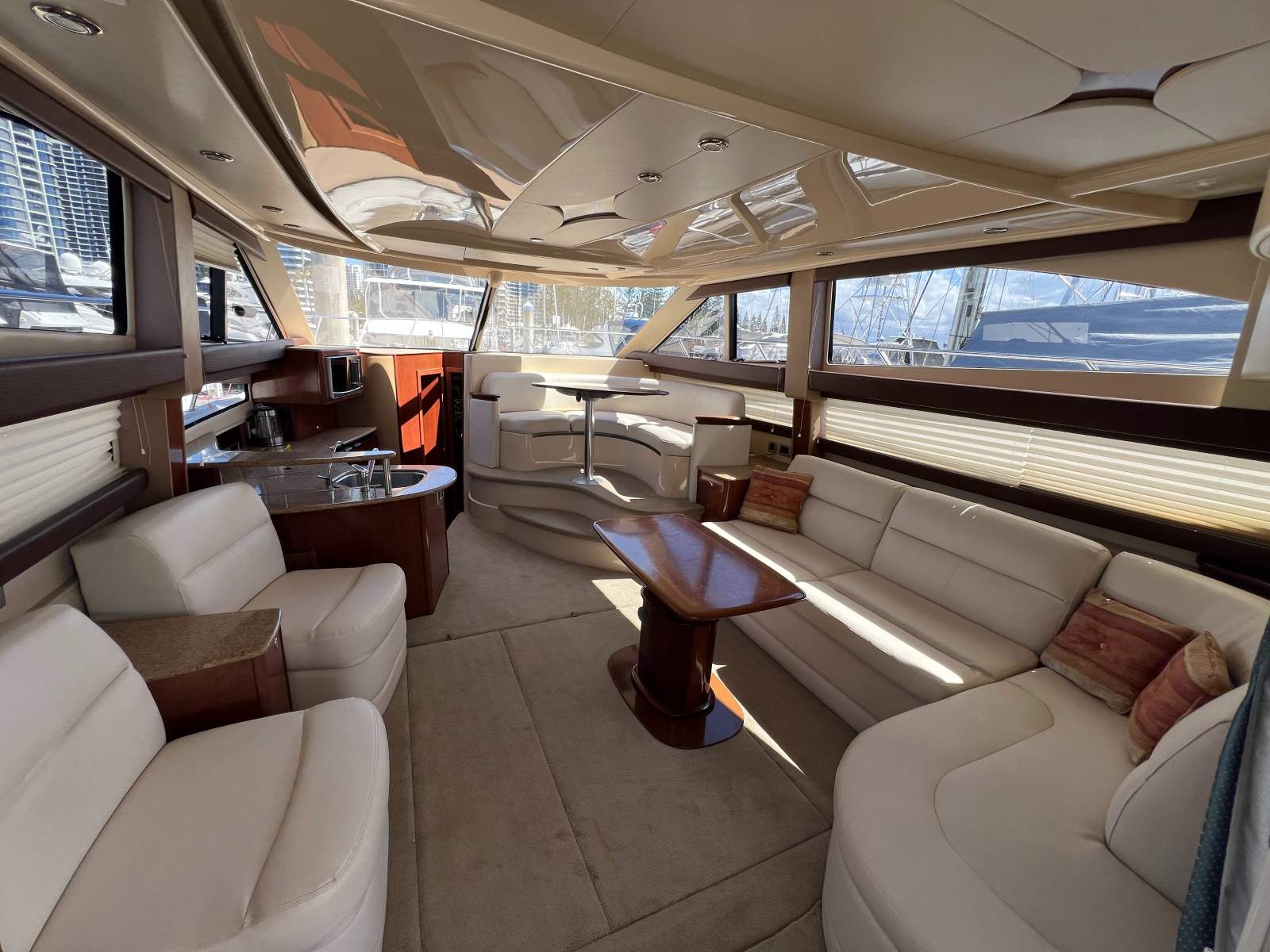 Used Meridian 391 Flybridge Cruiser for Sale | Boats For Sale | Yachthub