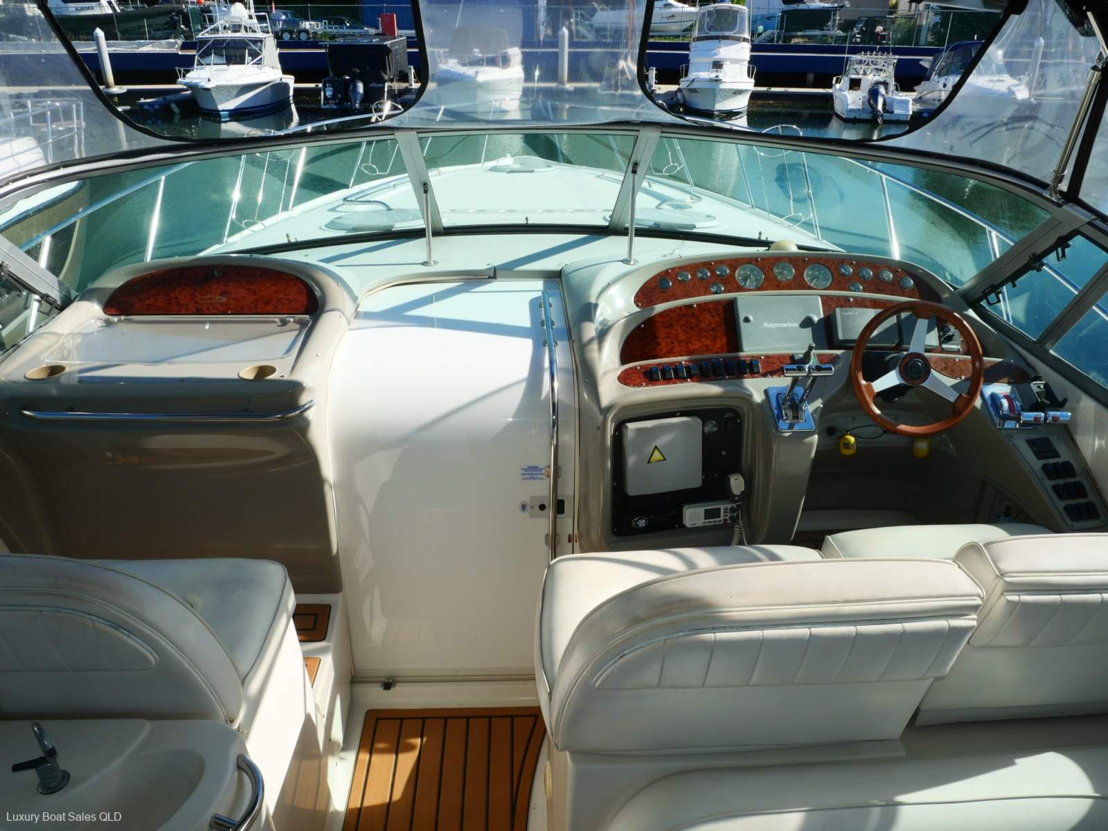Used Maxum 4100 Sports Cruiser for Sale | Boats For Sale | Yachthub