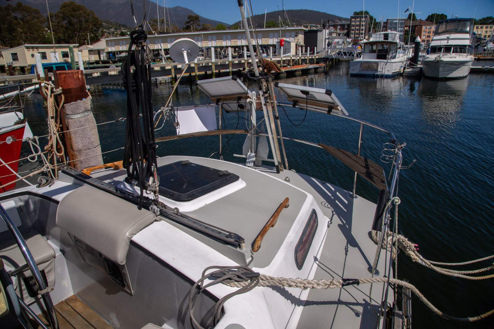 Mottle 33 VERY WELL EQUIPPED AND UPGRADED! For Sale | Derwent Boat Sales
