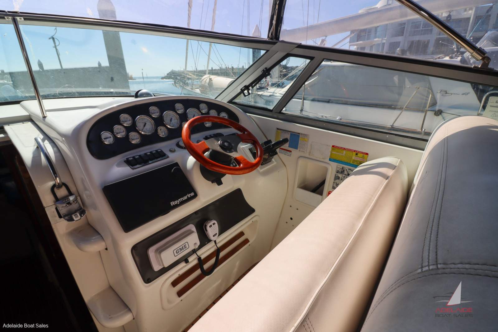 Mustang 3800 LE Sportscruiser For Sale | Adelaide Boat Sales