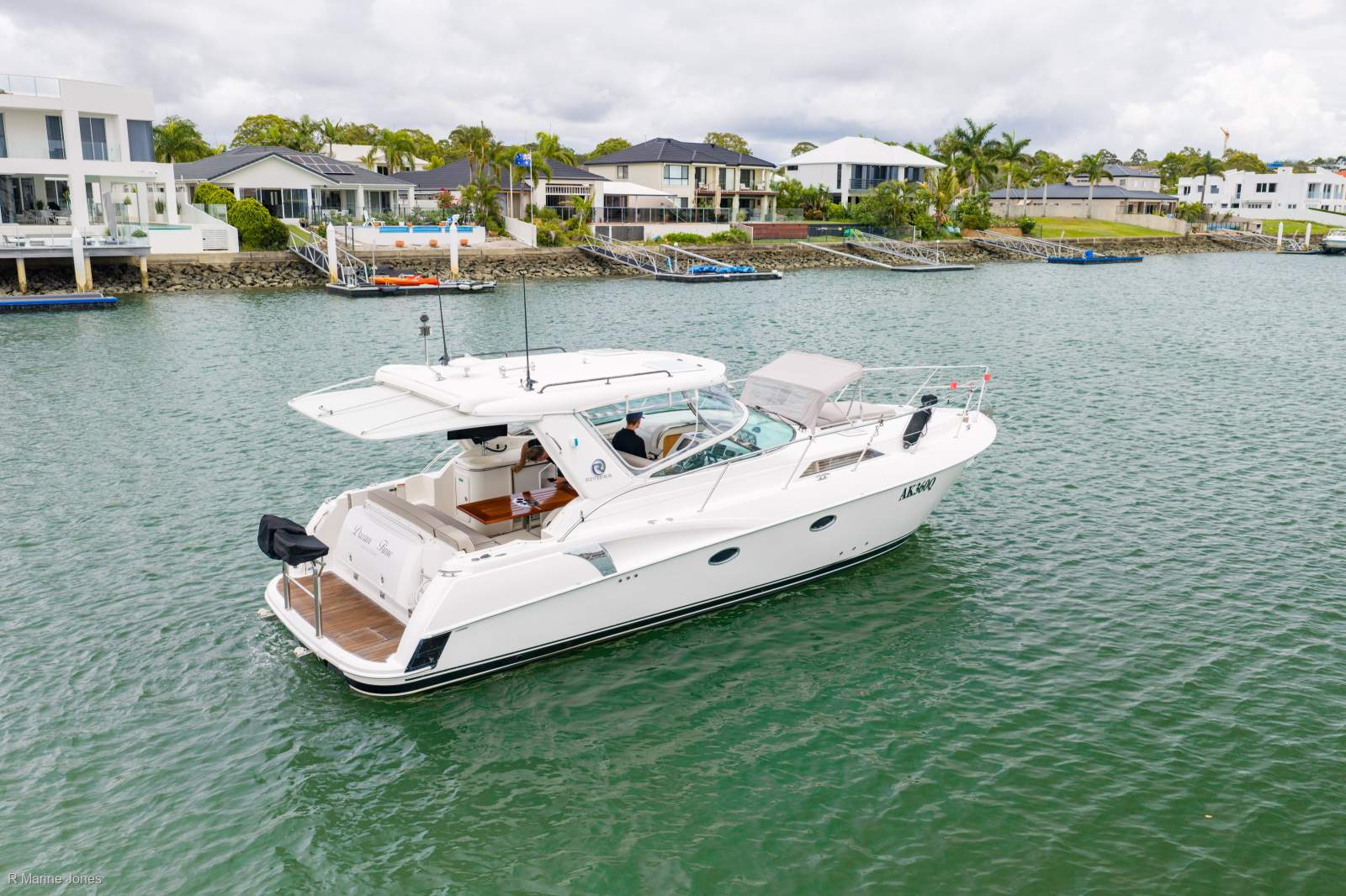 Used Riviera M360 Sportscruiser for Sale | Boats For Sale | Yachthub