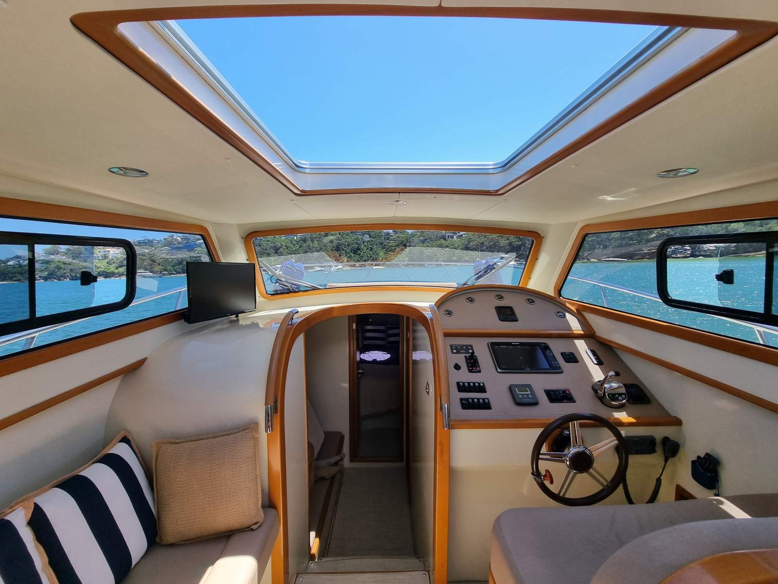 Clipper Hudson Bay 39 For Sale | Hallett Boat Brokers