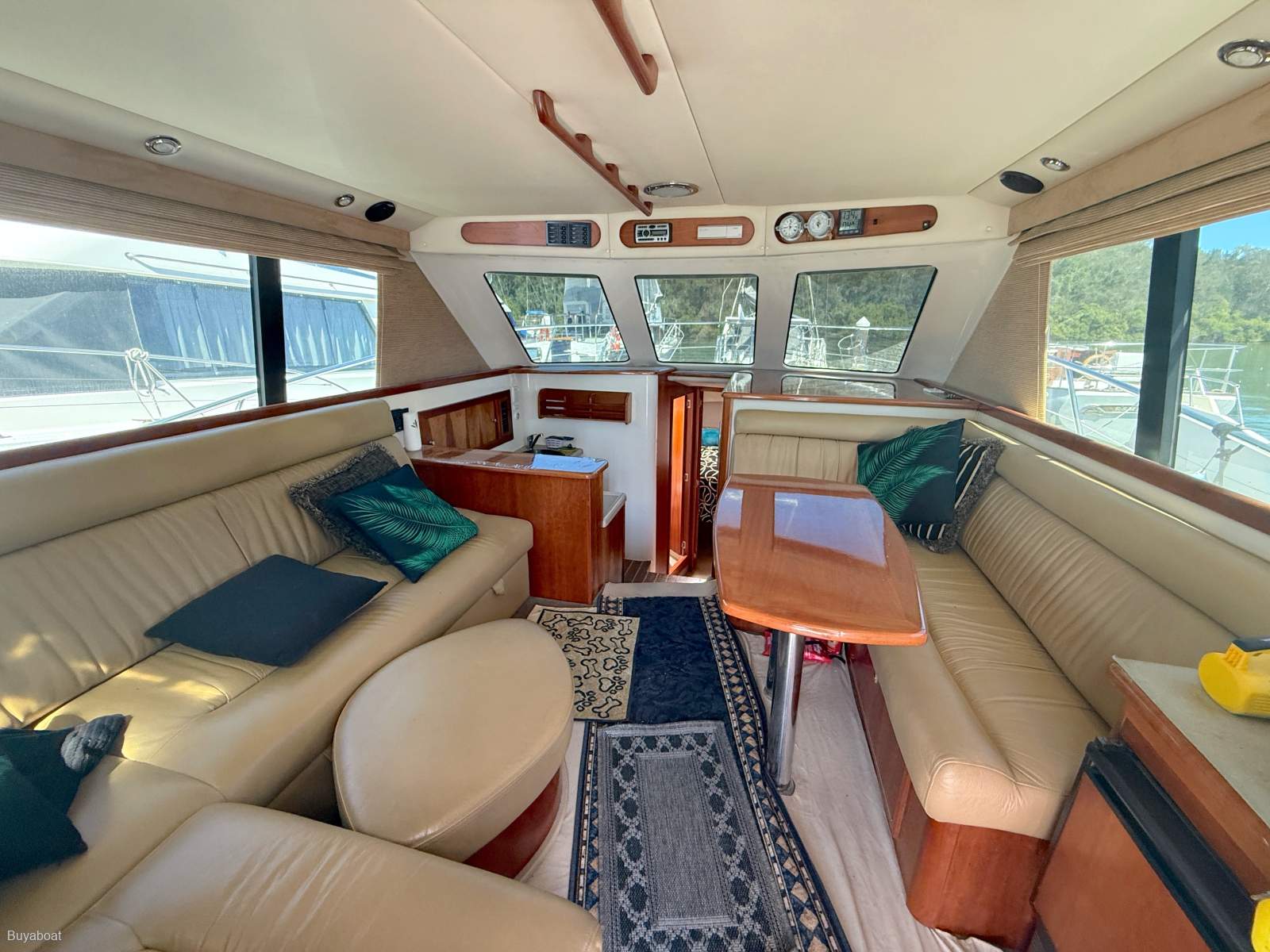 Used Riviera 37 Flybridge for Sale | Boats For Sale | Yachthub