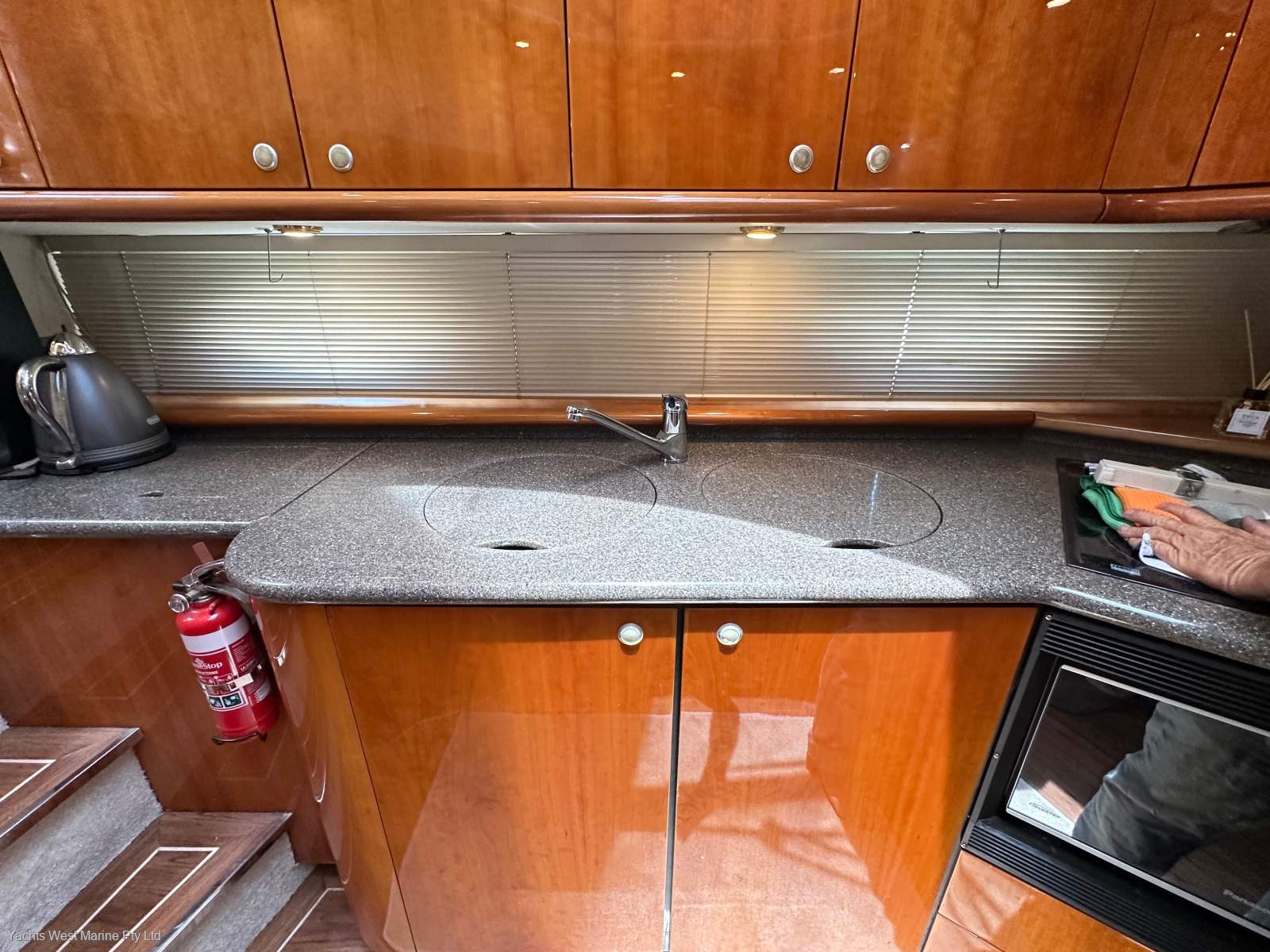 Sunseeker Manhattan 62 " Hardtop Flybridge " For Sale | Yachts West ...
