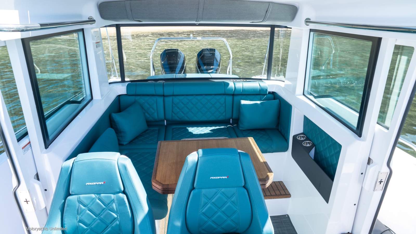 Axopar 37 XC Cross Cabin - The only aft cab model in WA - Sleeps 4 For ...