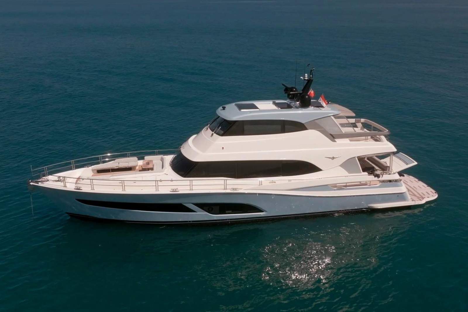 Used Riviera 78 Motor Yacht Enclosed Bridge Deck -ultimate Owner ...