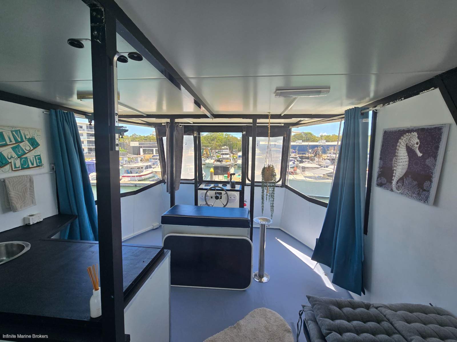 Used Explorer Weekender 33 Houseboat for Sale | Boats For Sale | Yachthub