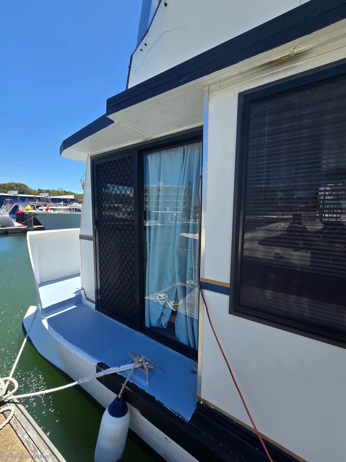 Used Explorer Weekender 33 Houseboat for Sale | Boats For Sale | Yachthub