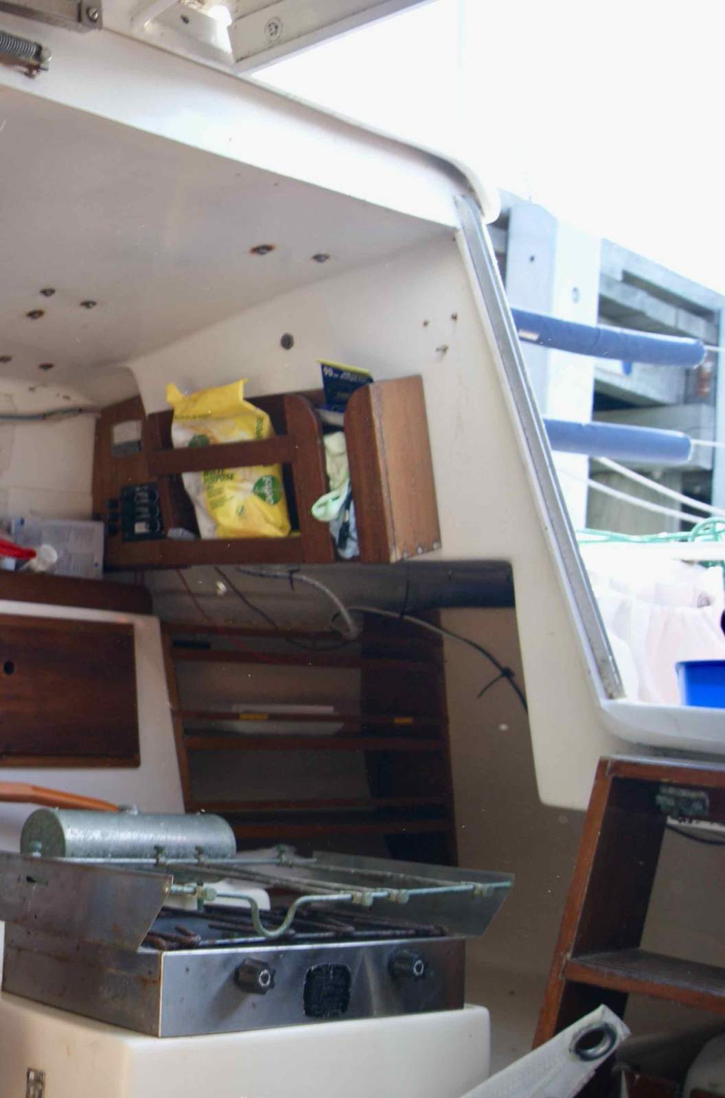 Used Hood 23 Shoal Draft Pop Top And Lifting Centerboard for Sale ...