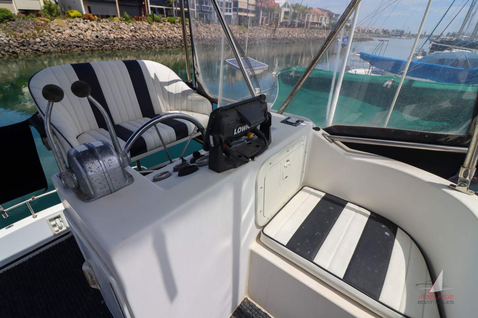 Used Riviera 27 Flybridge for Sale | Boats For Sale | Yachthub