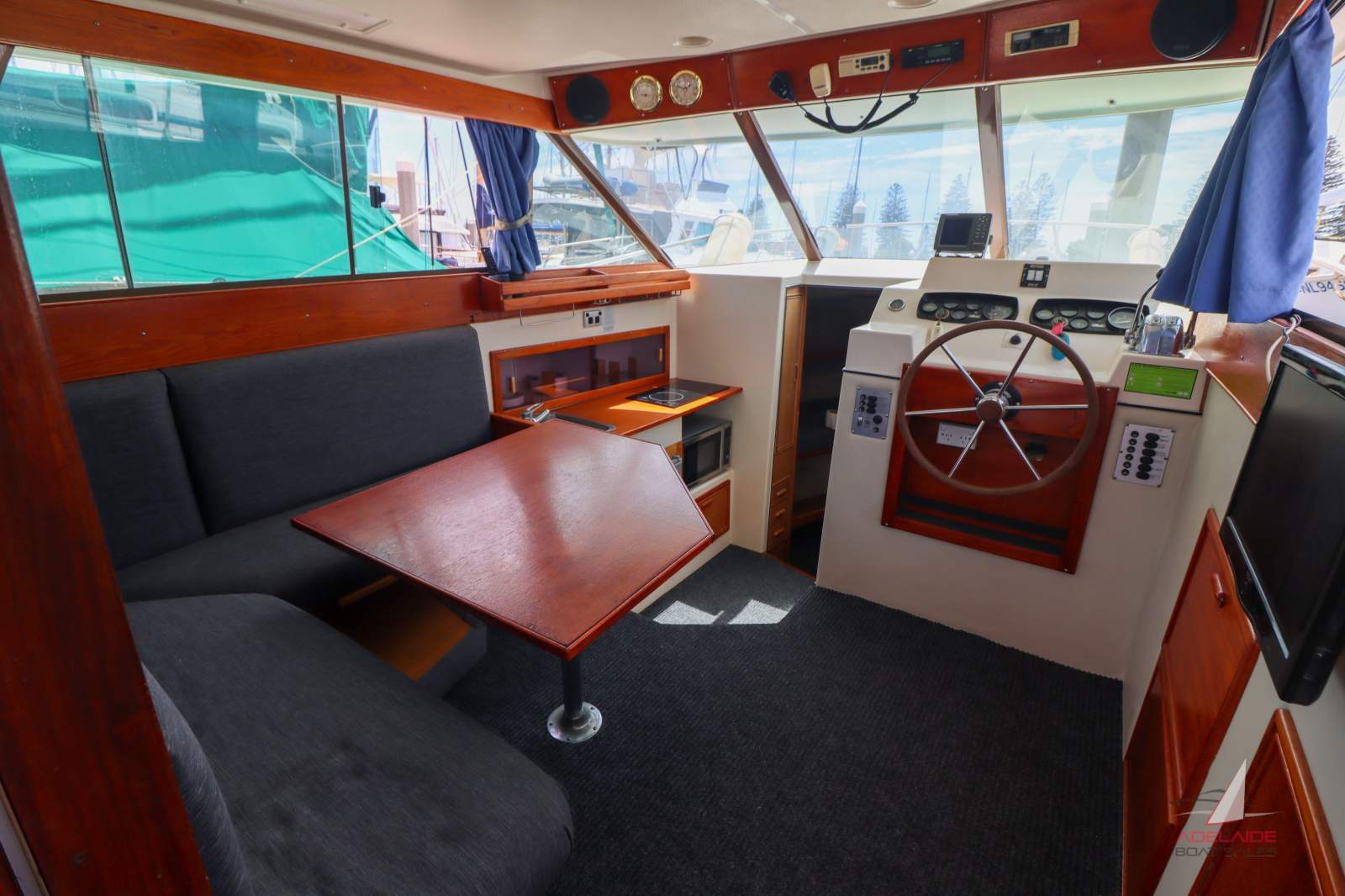 Riviera 27 Flybridge For Sale | Adelaide Boat Sales