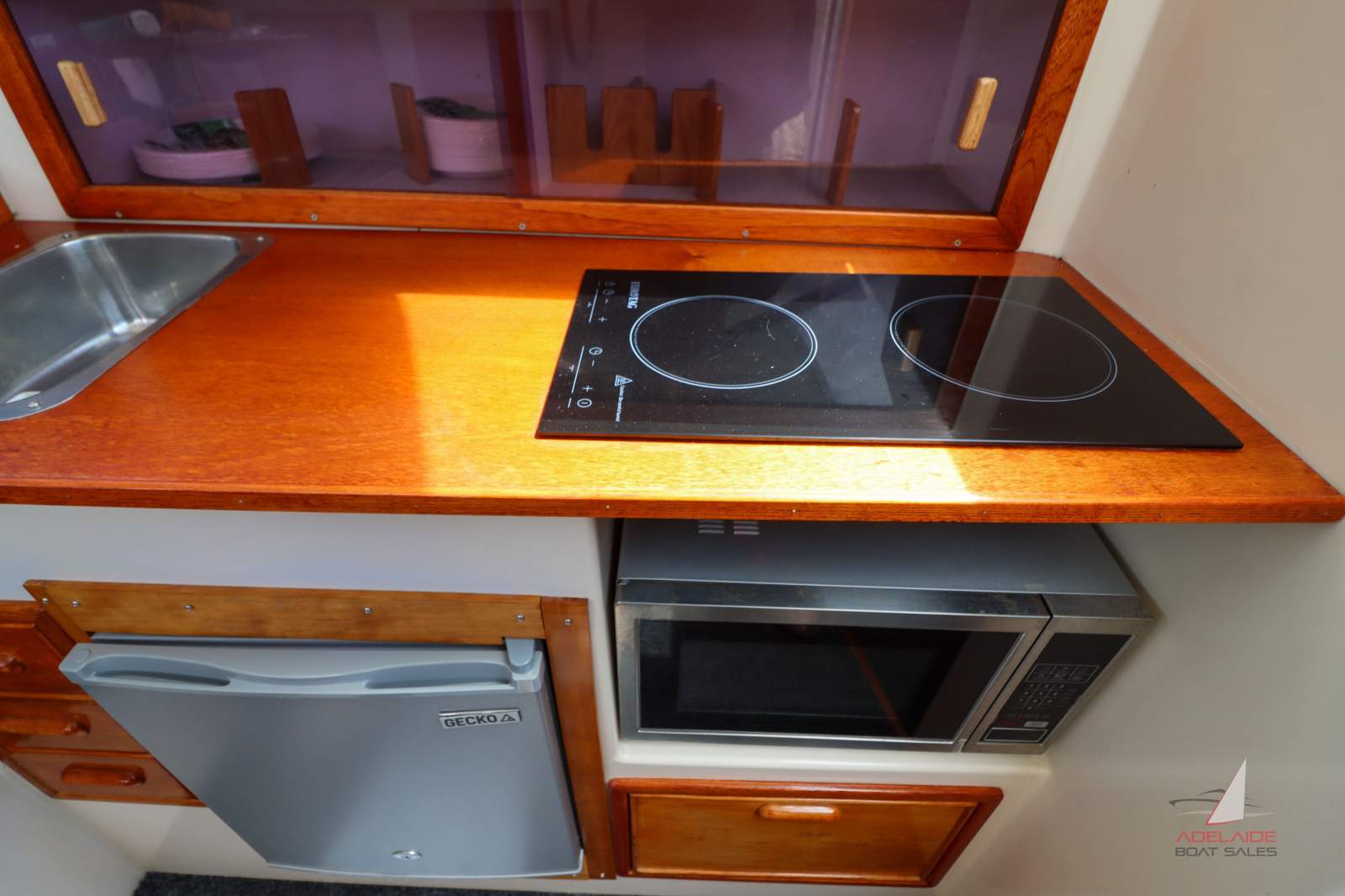 Riviera 27 Flybridge For Sale | Adelaide Boat Sales