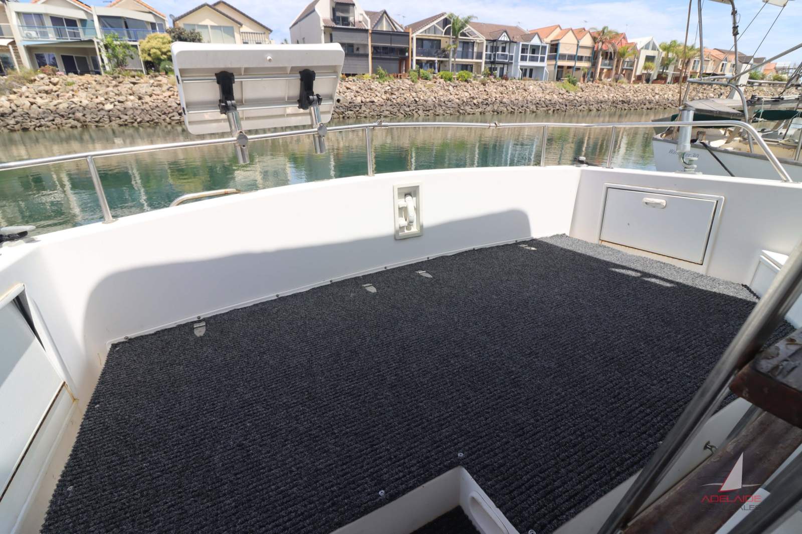 Riviera 27 Flybridge For Sale | Adelaide Boat Sales