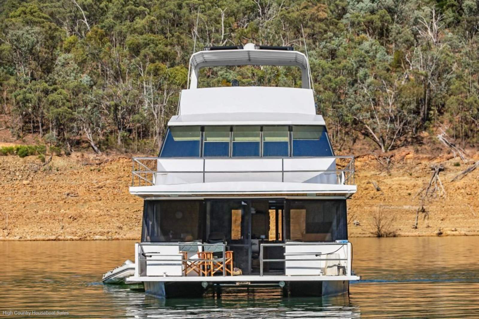 Used Electric Blue Houseboat Holiday Home @ Lake Eildon for Sale ...