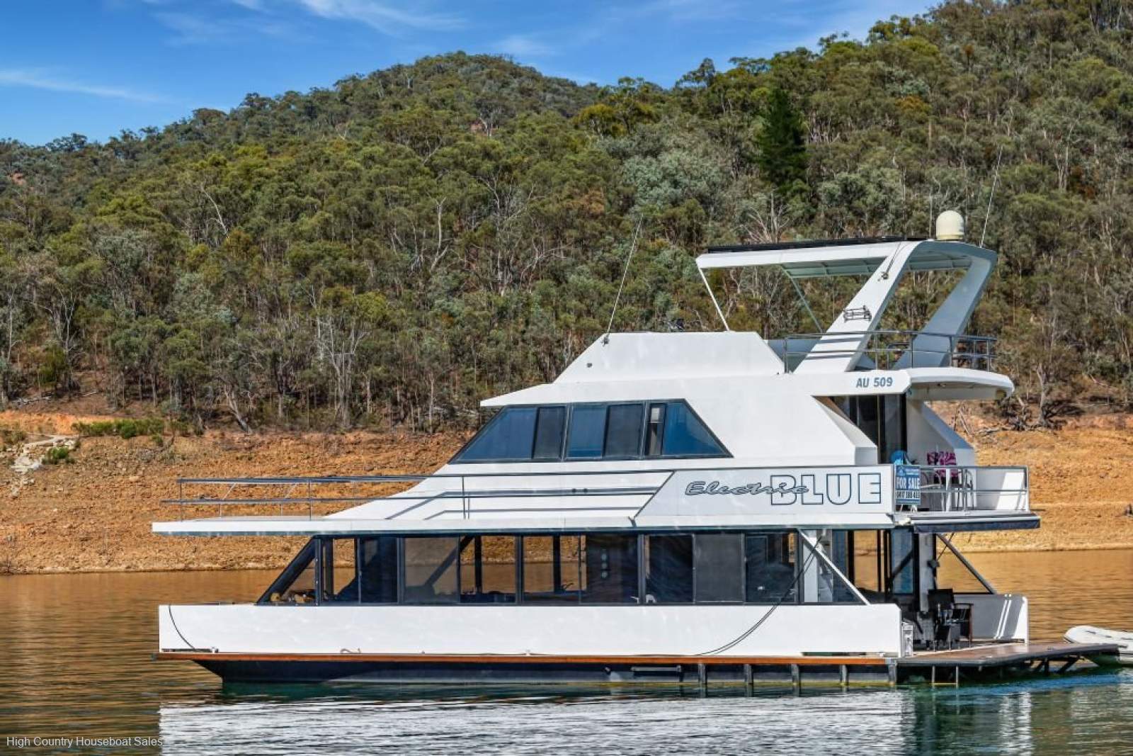 Used Electric Blue Houseboat Holiday Home @ Lake Eildon for Sale ...