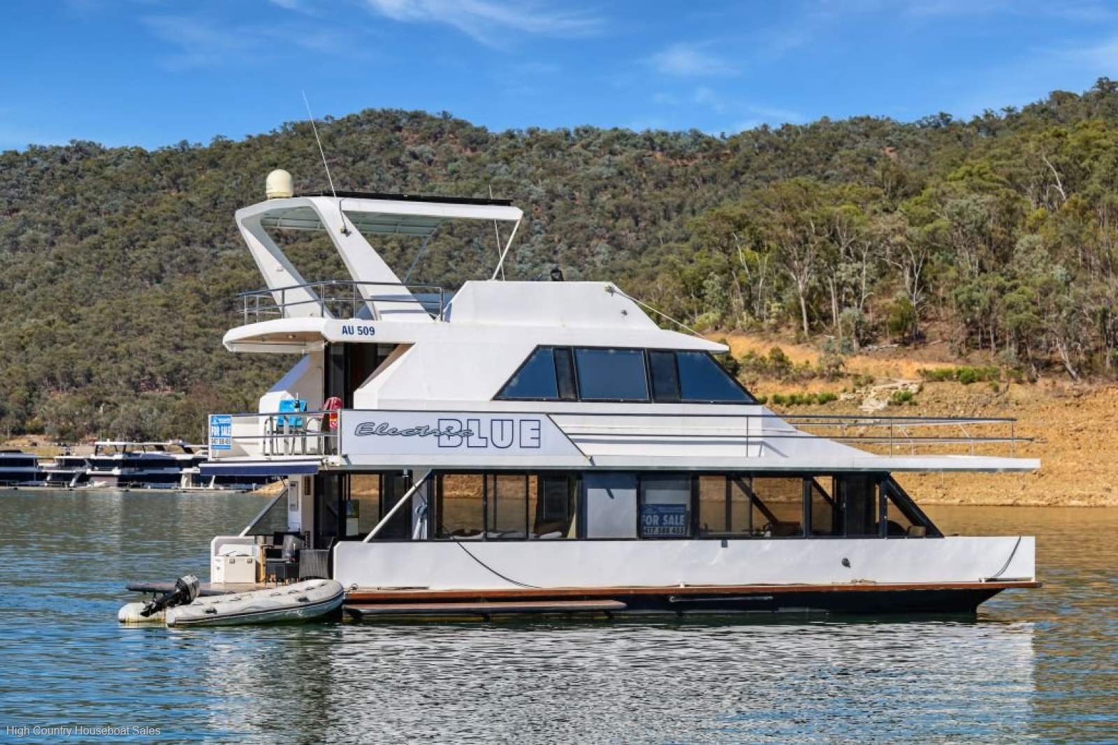 Used Electric Blue Houseboat Holiday Home @ Lake Eildon for Sale ...