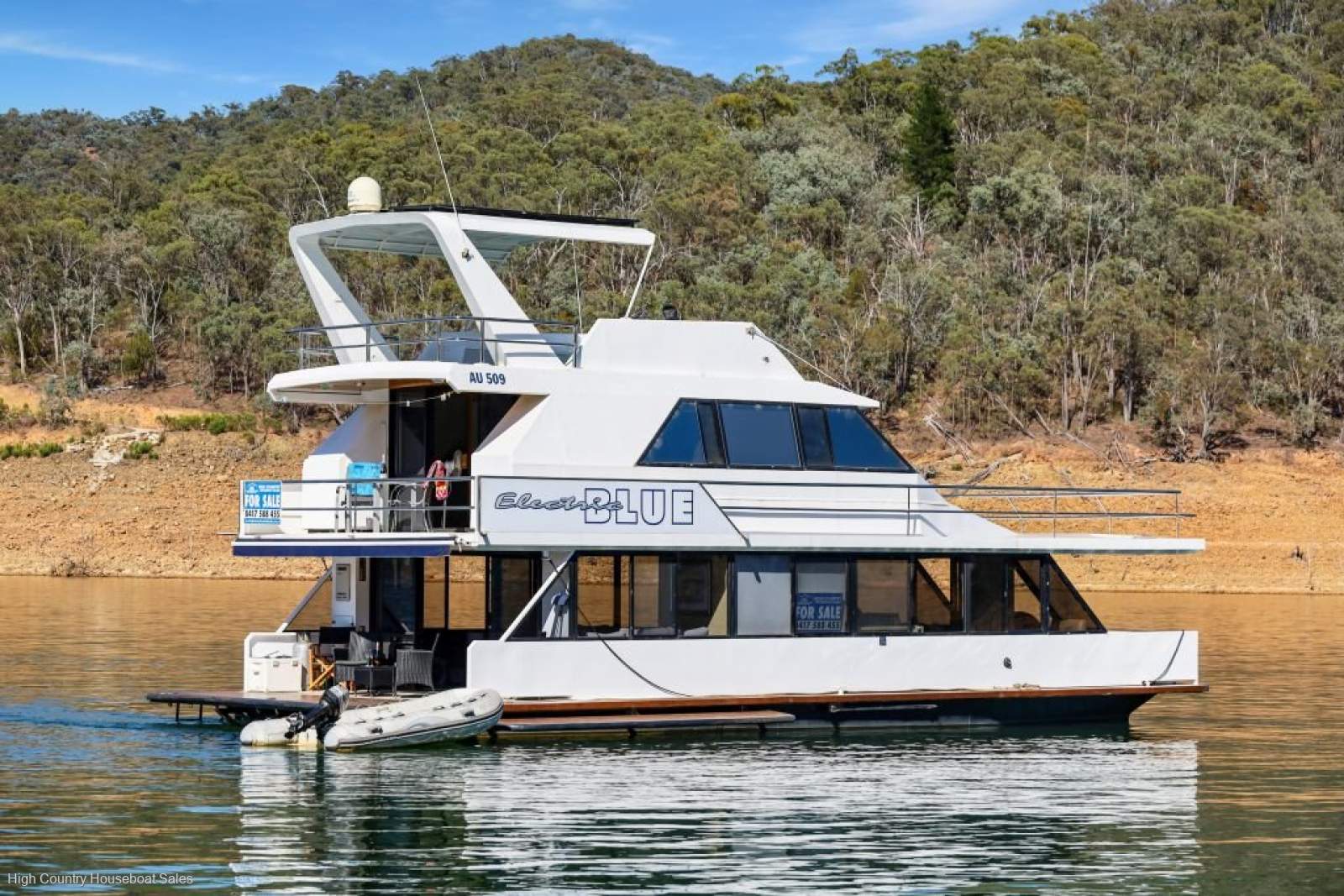 Used Electric Blue Houseboat Holiday Home @ Lake Eildon for Sale ...
