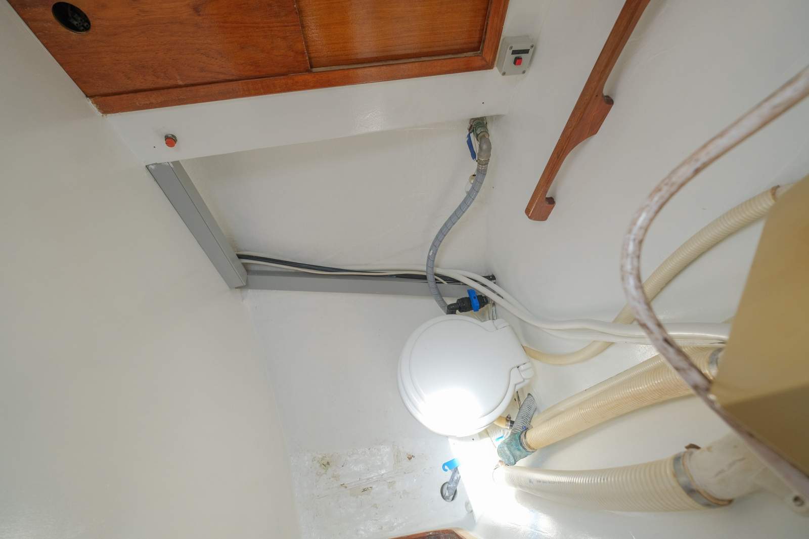 Used Adams 40cc ~ Highly Regarded Offshore Design for Sale | Yachts For ...