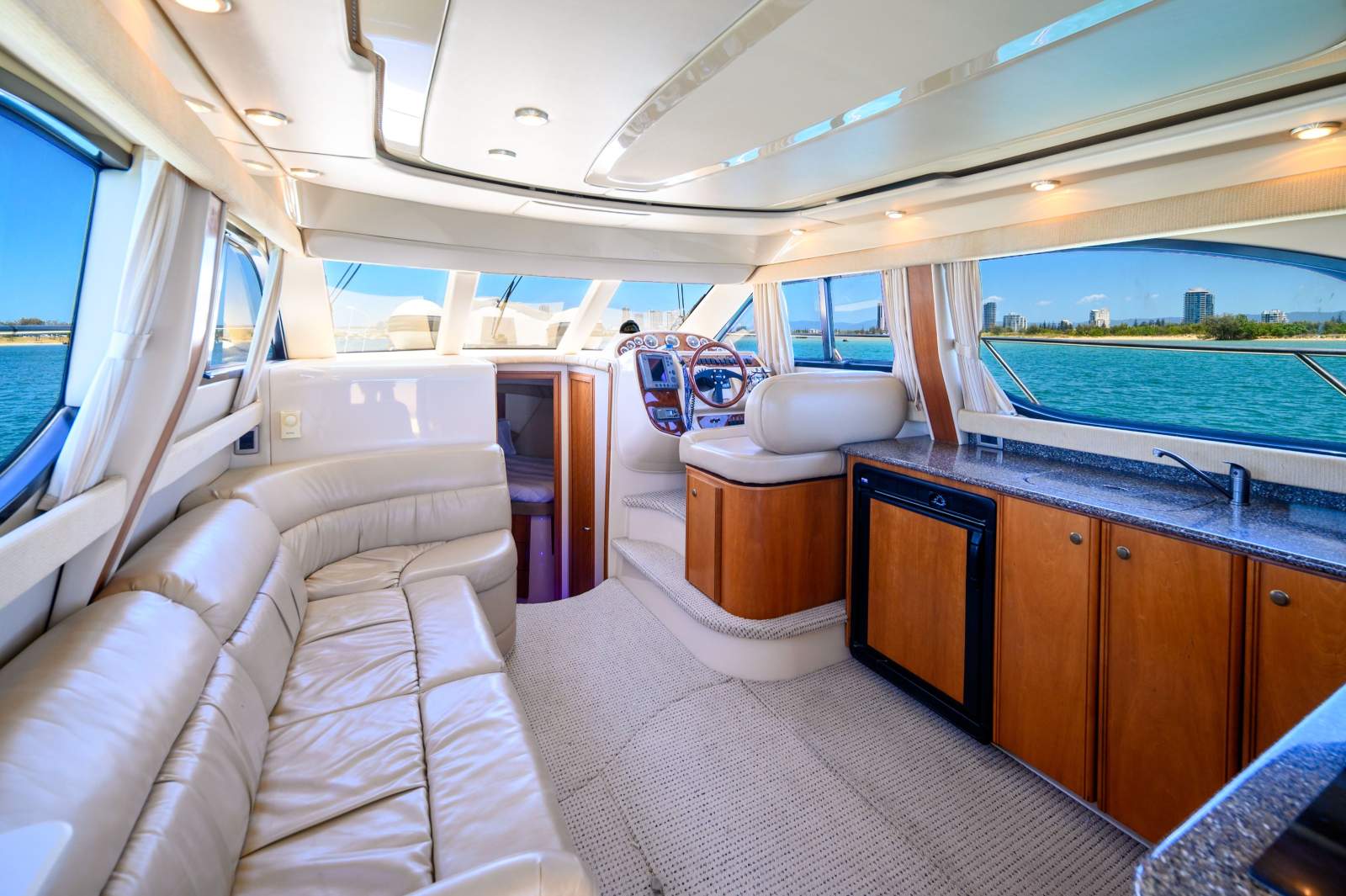 Used Meridian 341 Flybridge Cruiser for Sale | Boats For Sale | Yachthub